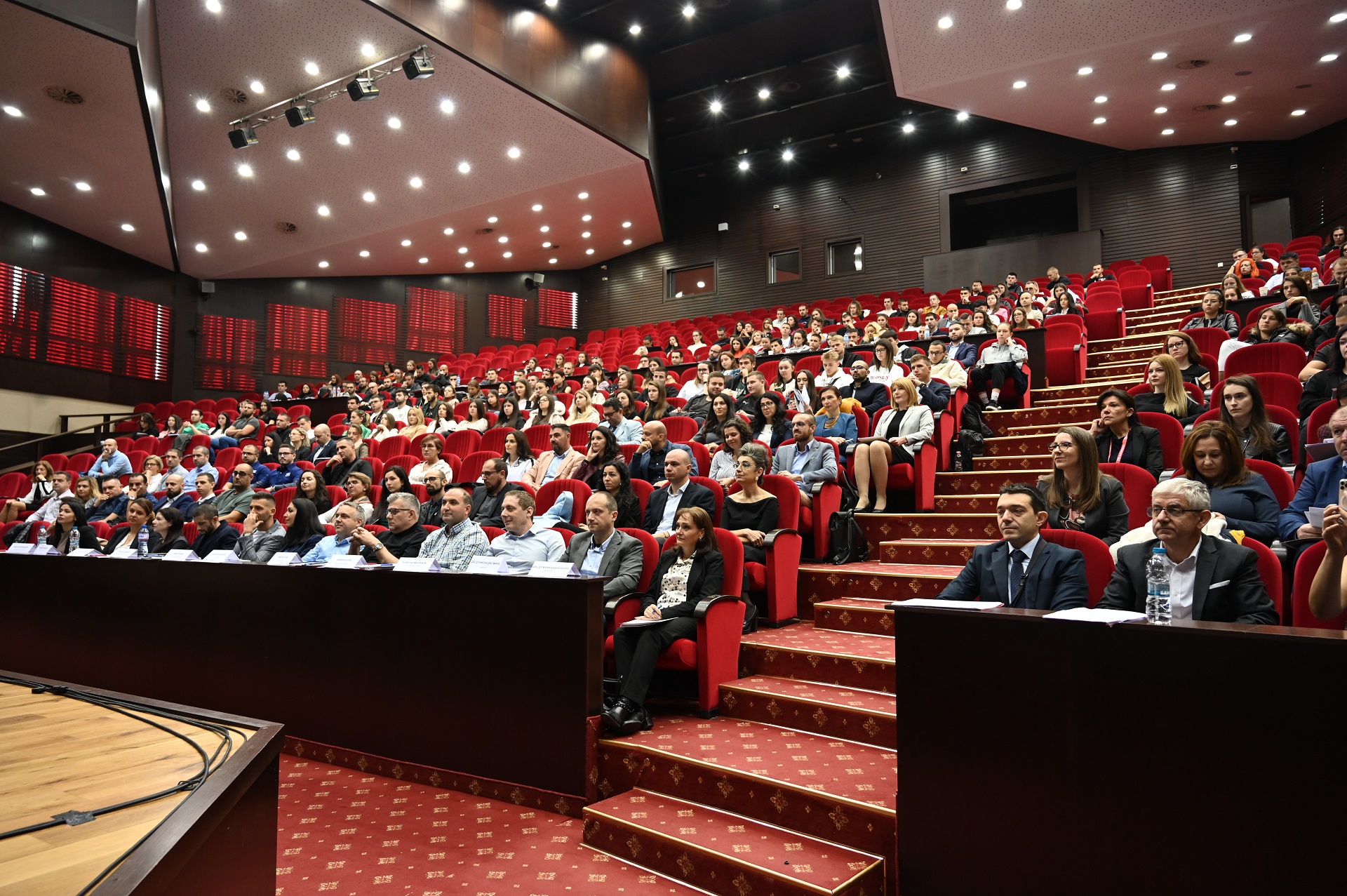 УНСС Разглеждате снимки от ТРЕТА НАУЧНА И БИЗНЕС КОНФЕРЕНЦИЯ ПО ЛОГИСТИКА И УПРАВЛЕНИЕ НА